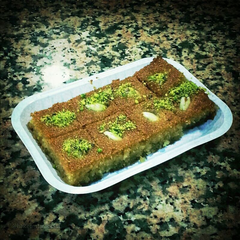 Close-up of oriental sweet in tray | ID: 2807061