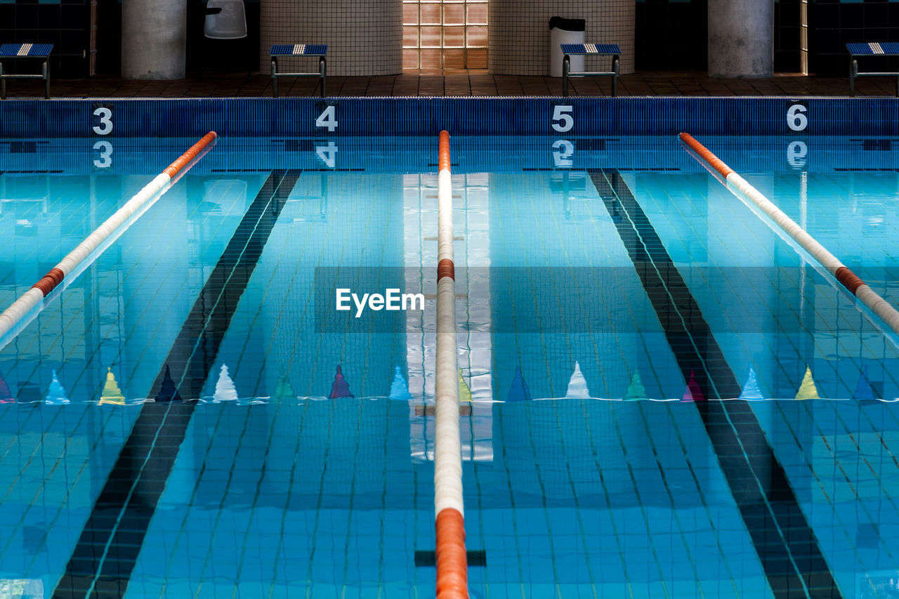 Swimming lane markers in pool | ID: 91212716